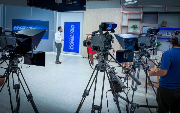 Deputado estreia programa de TV – A noticia começa sempre pela Manchete