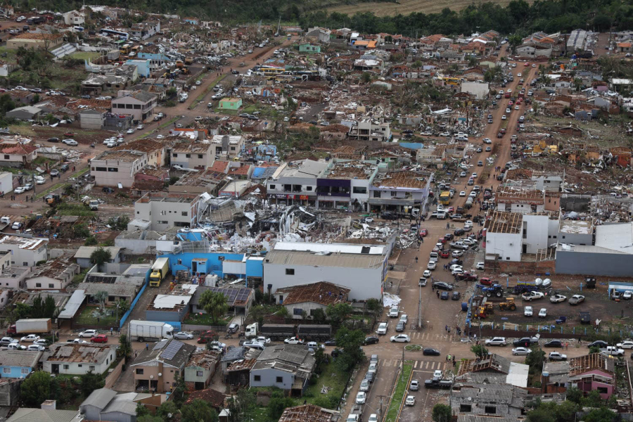 Tornado arrasa Rio Bonito do Iguaçu, deixa mortos e centenas de feridos ...